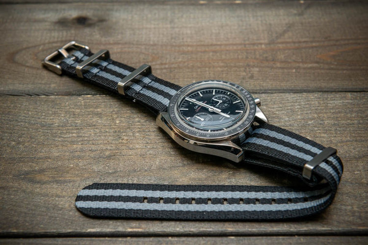 Sailcloth water-resistant watch strap 17-24 mm.